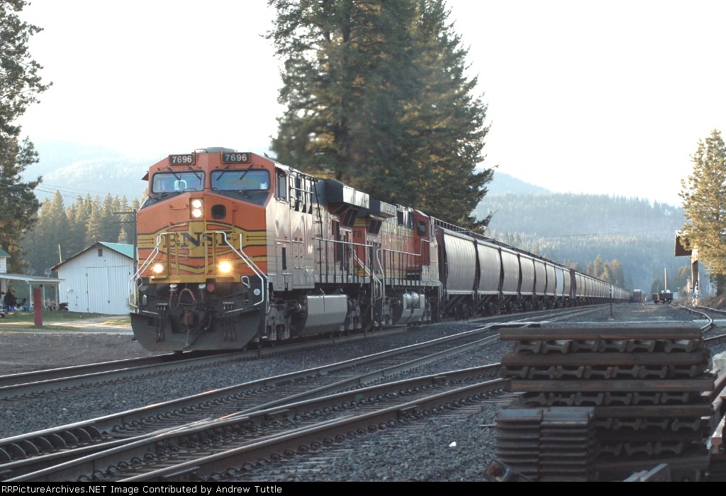 BNSF 7689